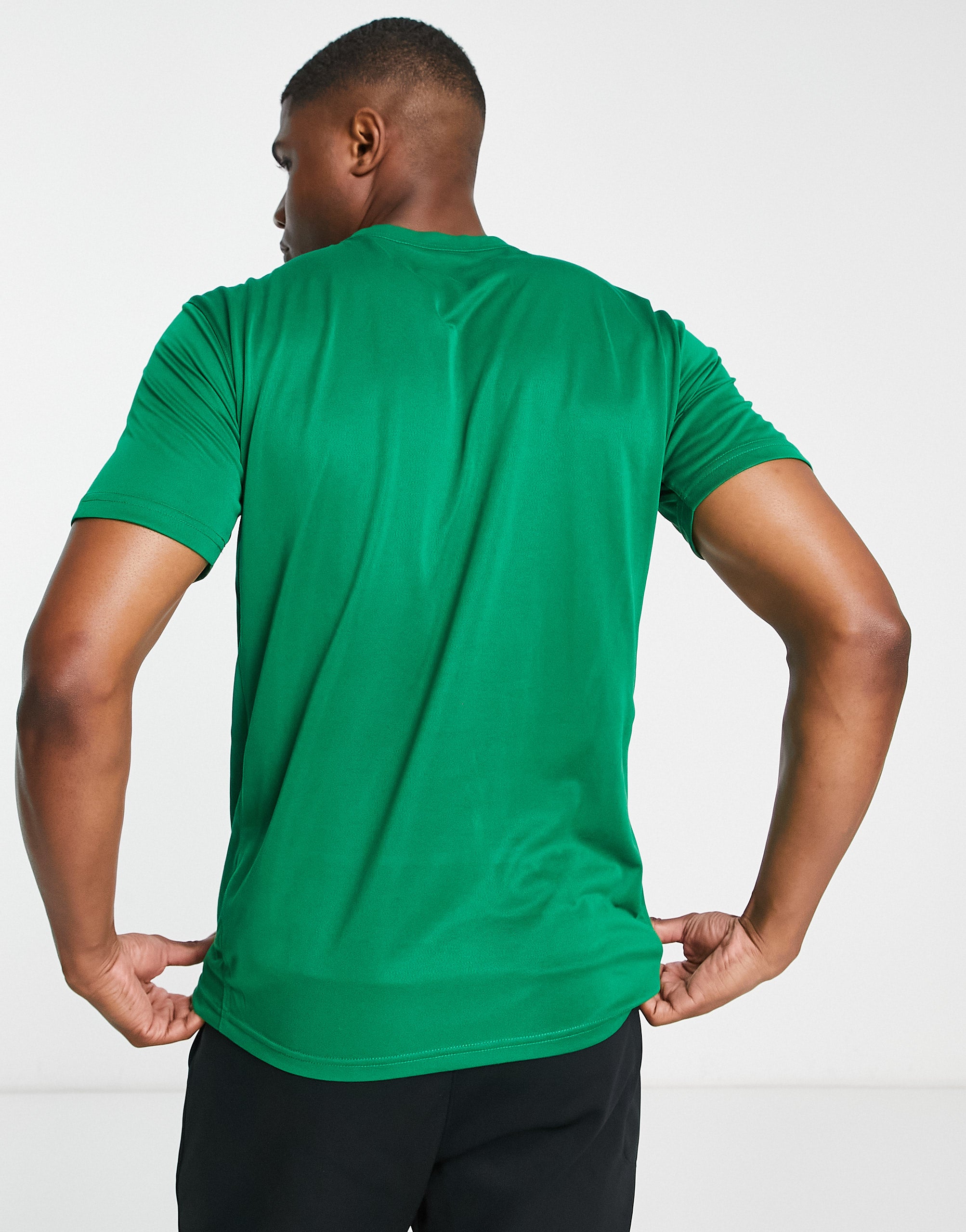 Nike Training Dri-FIT Legend 2.0 t-shirt in green – ASOS Sample Sale