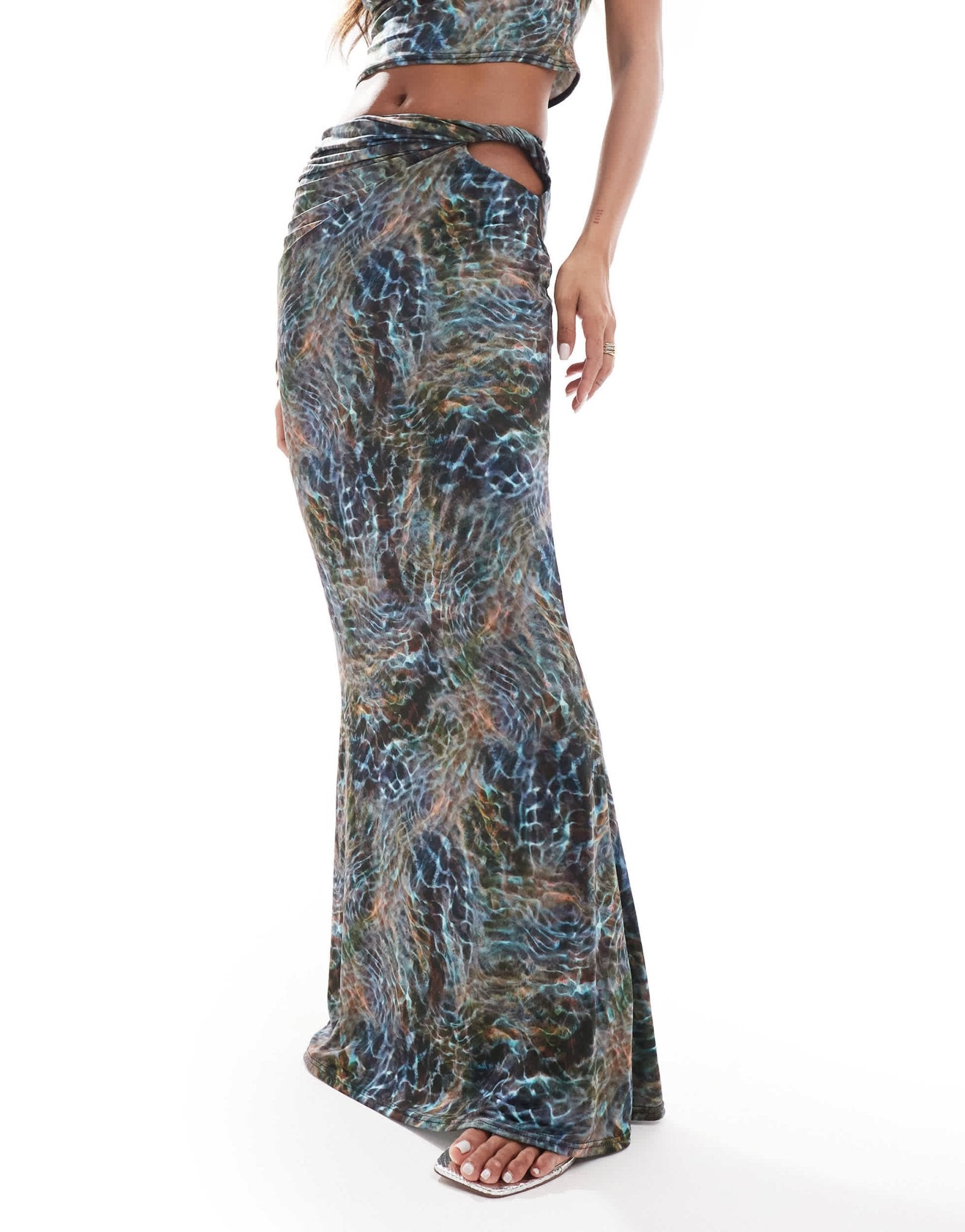 ASOS DESIGN co-ord slinky cut out hip maxi skirt in blue print – ASOS ...
